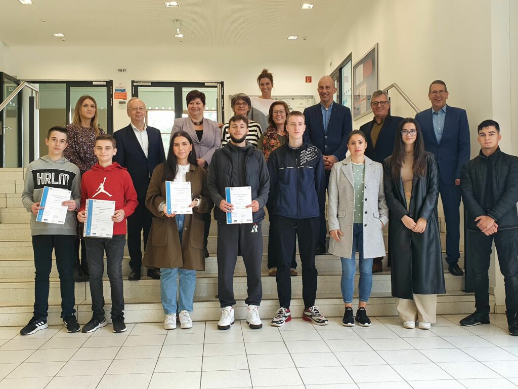 Schülerinnen und Schüler erhielten von Bildungsdezernent - Offenbach Live