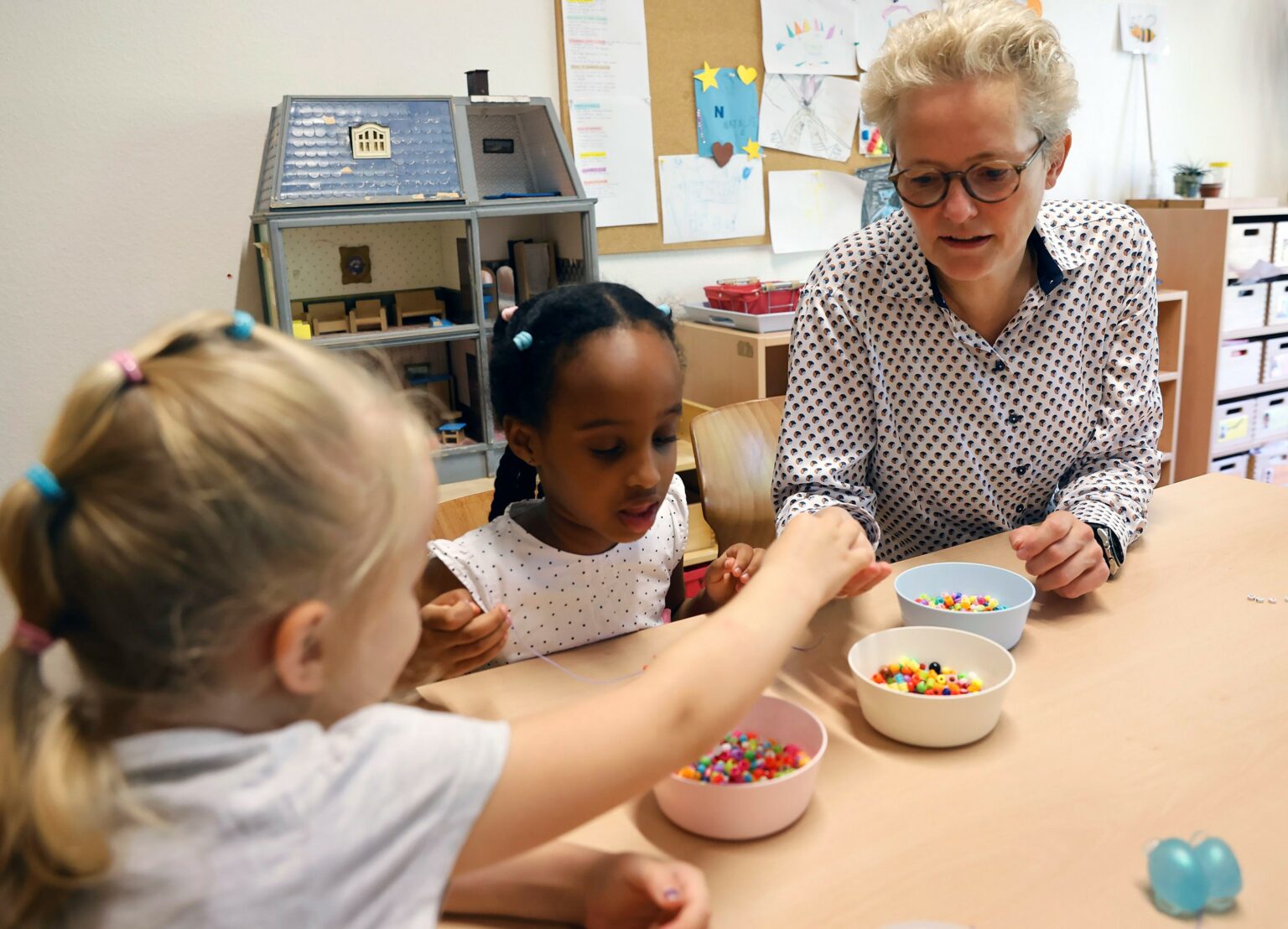 Bürgermeisterin Sabine Groß wirbt mit Kitabesuch um Fachkräfte ...